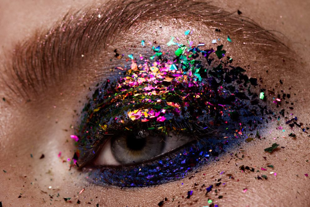 How to Get That Beautiful Eyes Glitter – MOMO AFRICA