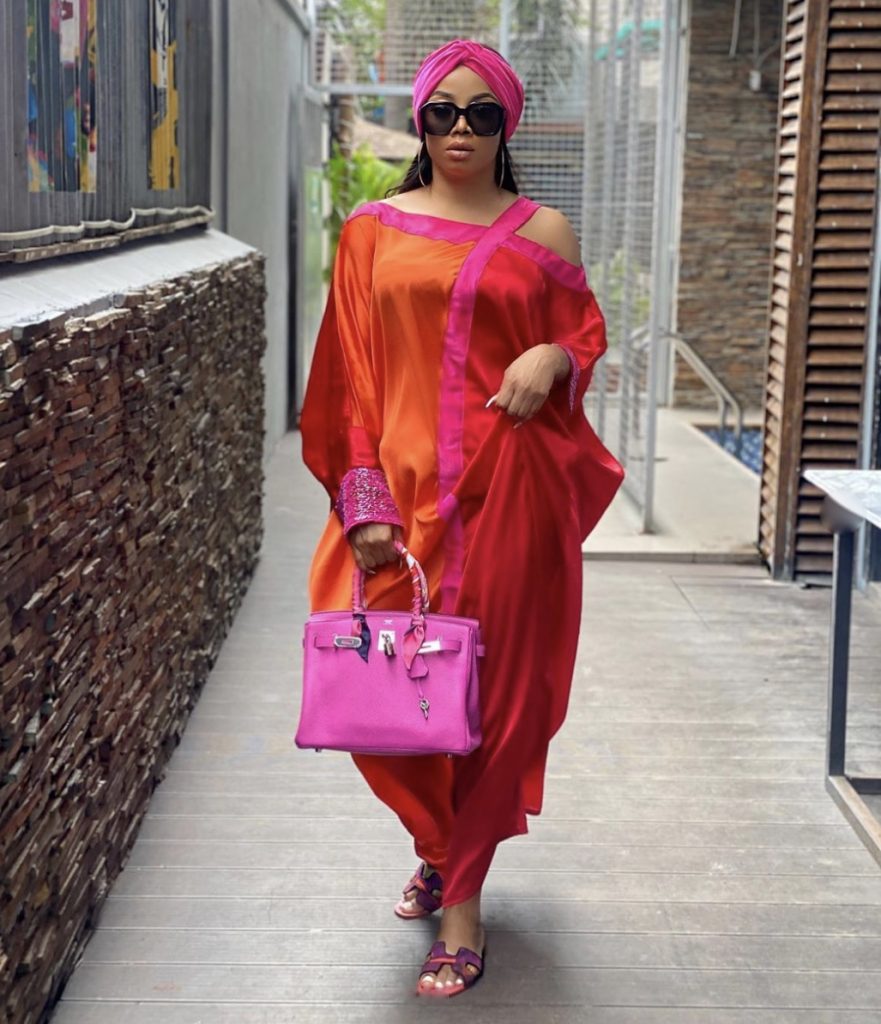 How to Rock Your Bold And Bright Dresses – MOMO AFRICA