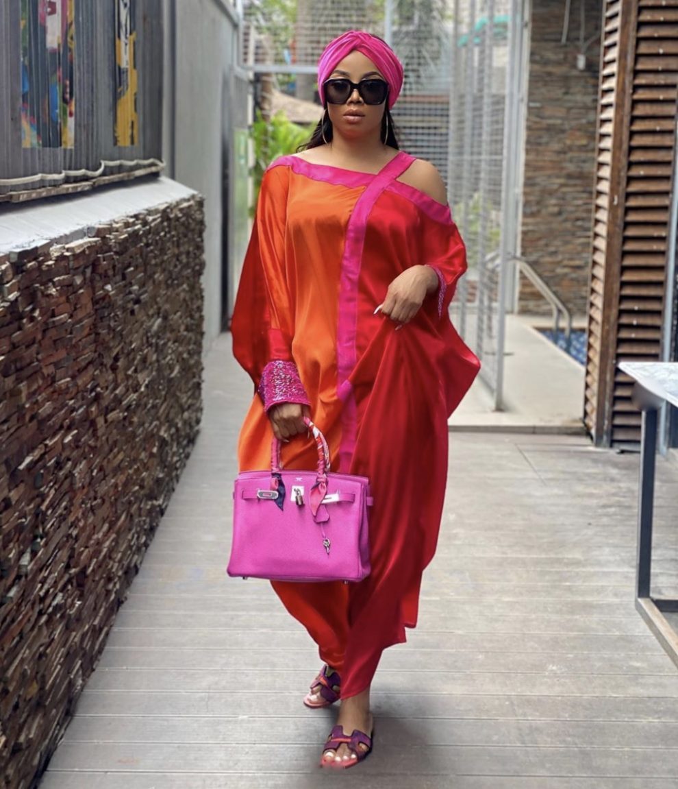 How to Rock Your Bold And Bright Dresses – MOMO AFRICA